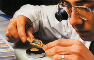 Описание и история бренда Christian Bernard — информация о ...